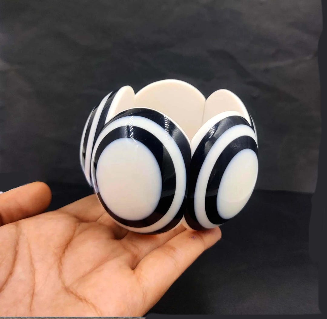 Black & White Resin Oval Shape Stretchable Bracelet Handmade Designer ...