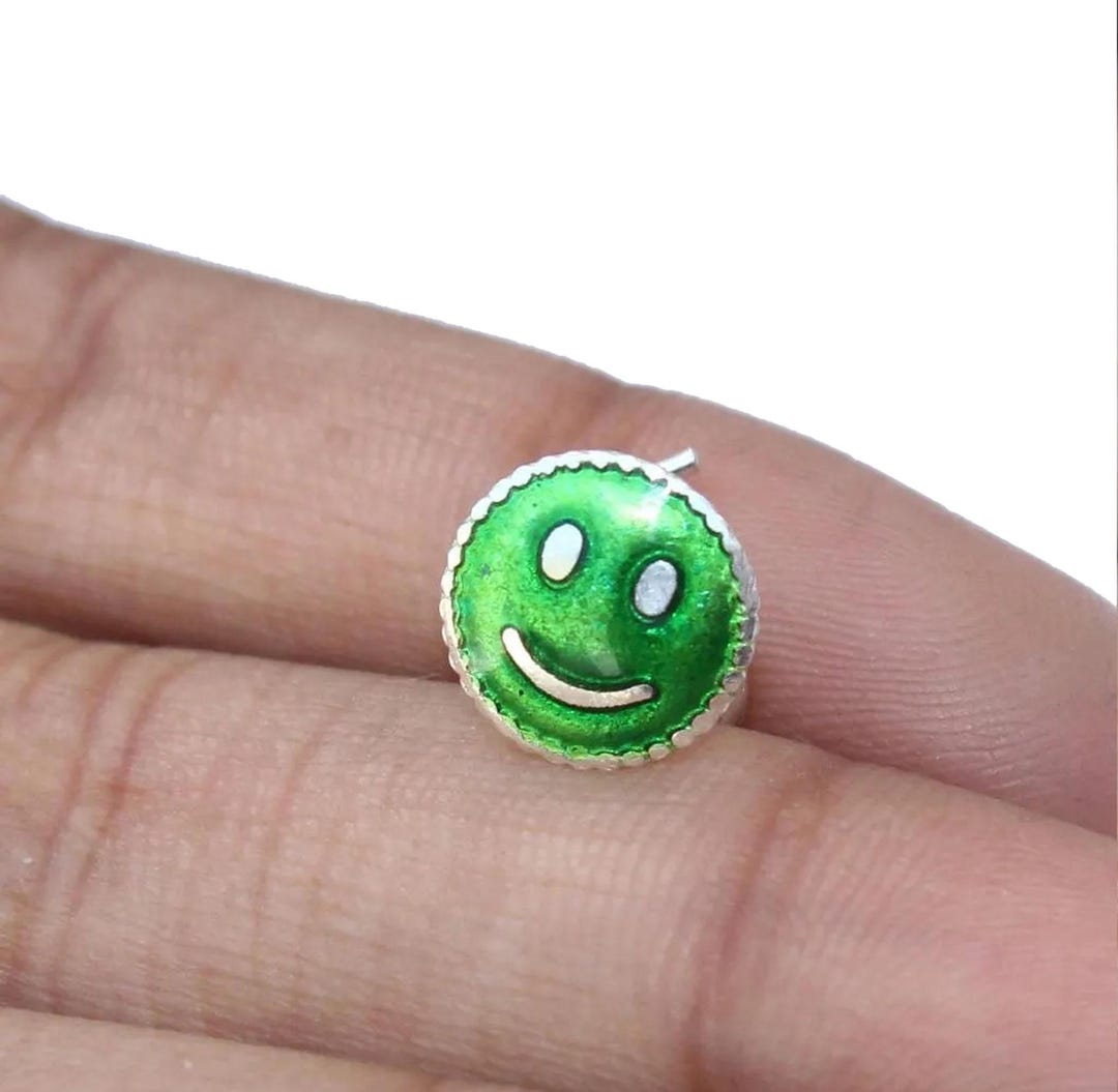 9mm 925 Solid Silver Green Smiley Face Enamel Pierced Nose Pin Enamel ...
