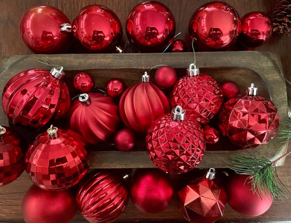 Big red christmas balls store