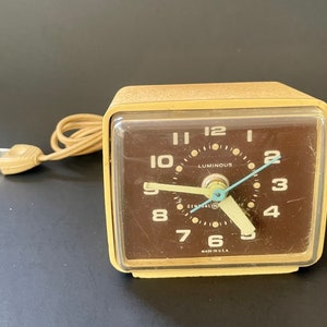 Vintage Luminous General Electric Table Clock Model 7371 Vintage ...