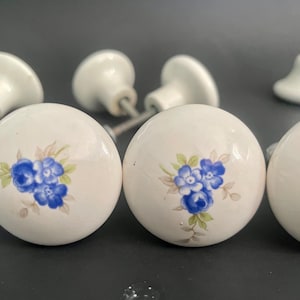Vintage Ceramic Knobs Blue Flower & Plain off White Porcelain Cabinet Dresser Pull Pulls Jewelry ...