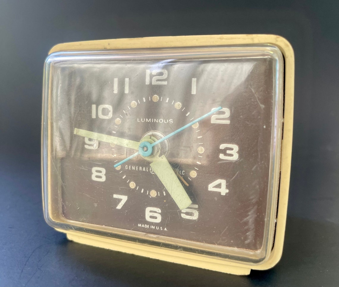 Vintage Luminous General Electric Table Clock Model 7371 - Etsy