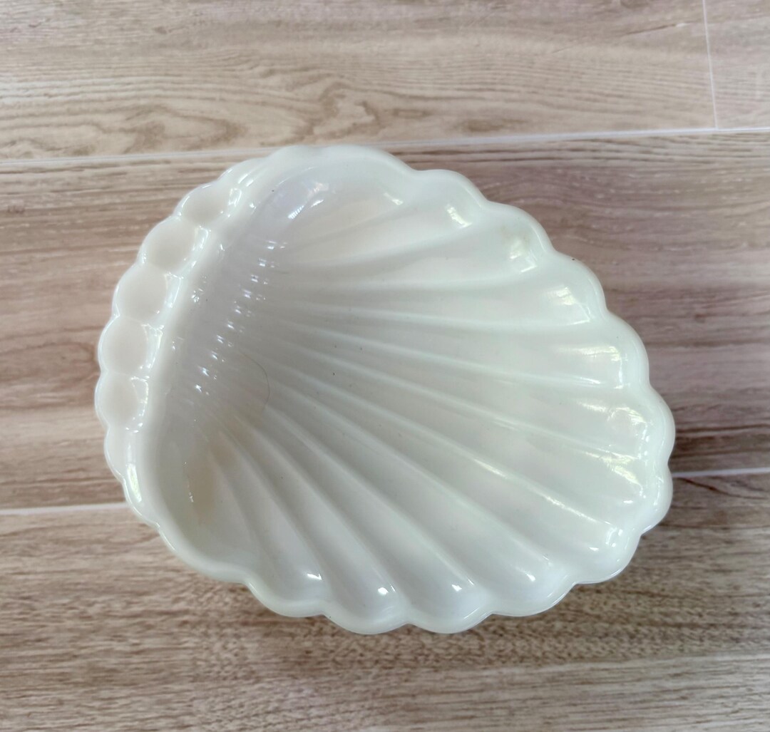 Vintage Seashell Shaped Milk Glass Dish Jewelry Ring Dish, Soap Holder ...