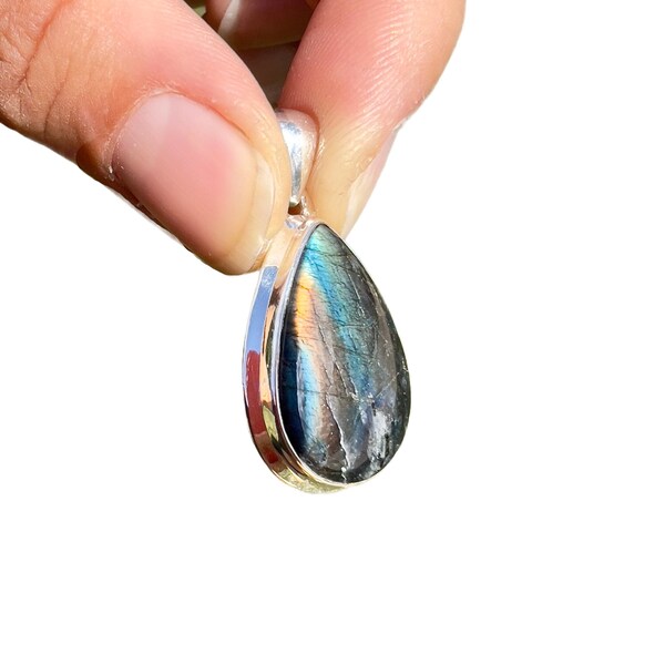 Spectrolite Pendant - Etsy