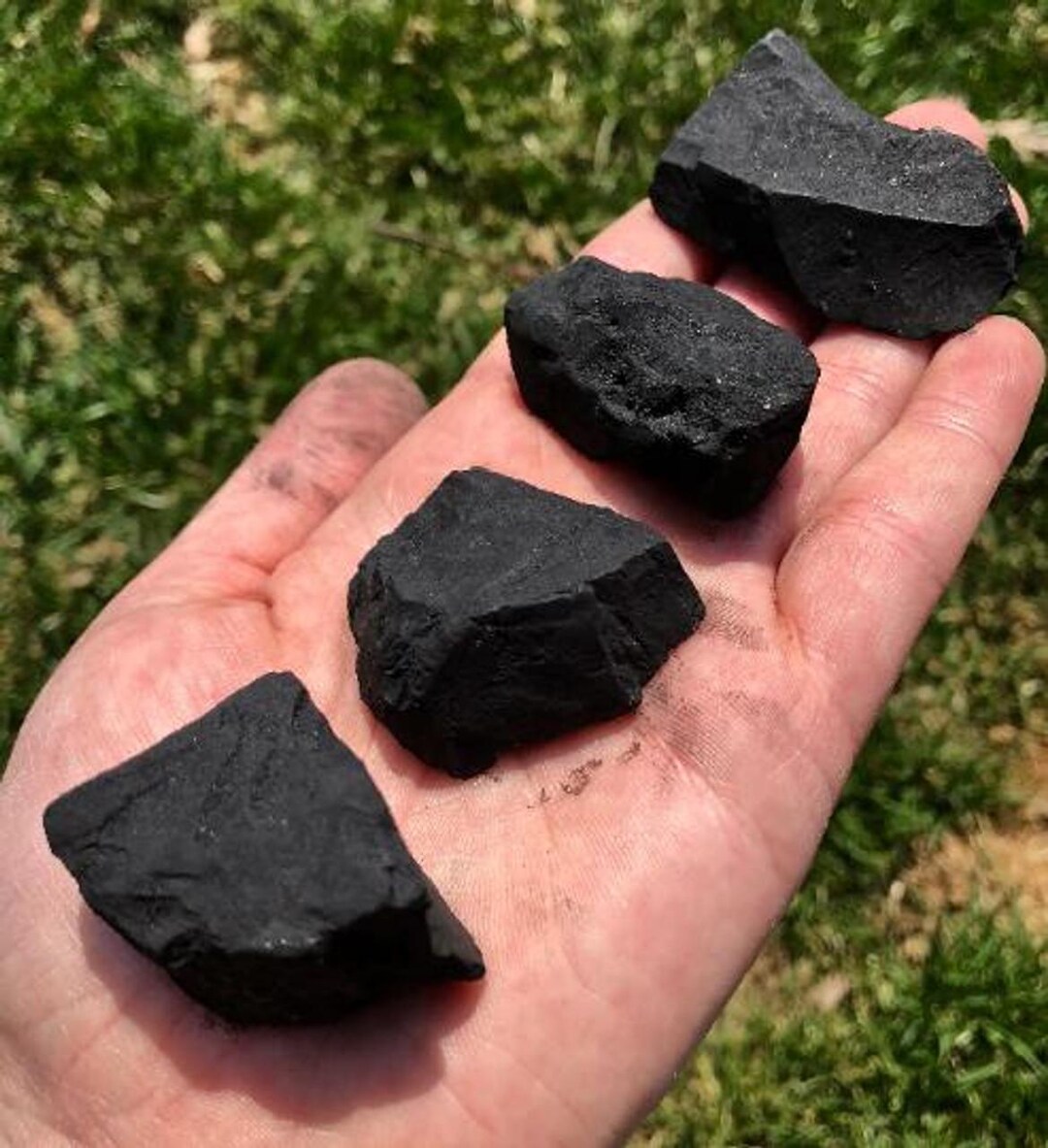 Raw Shungite Stone 0.5" - 1" - Raw Shungite Stones - Rough Shungite ...