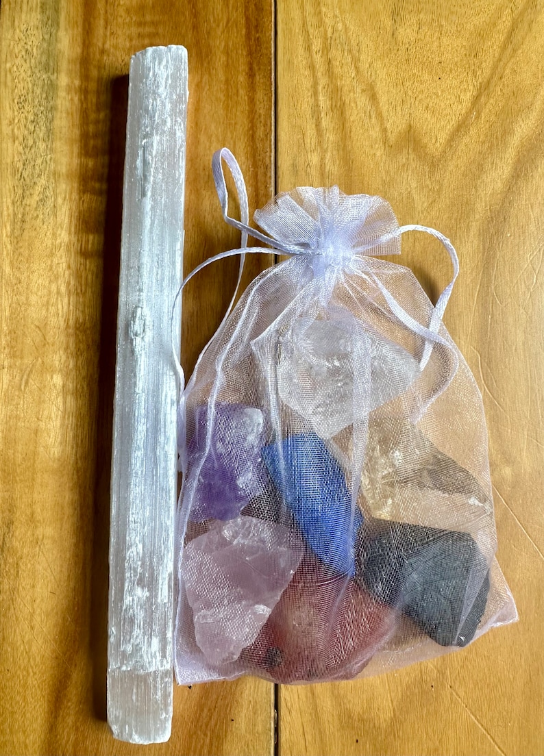 Raw Crystal 7 Chakra Set With Selenite Wand - Raw Crystals - Chakra ...