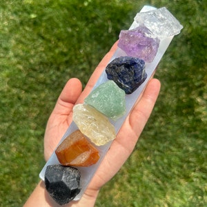 Raw Crystal 7 Chakra Set With Selenite Plate - Chakra Kit - Crystals ...