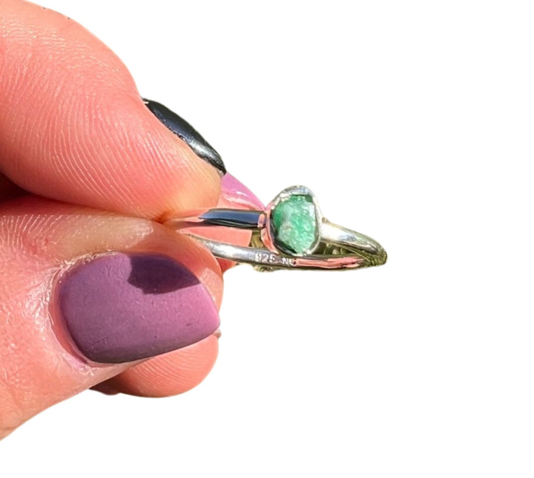 Raw Emerald Ring - Sterling Silver - Sizes 4 to 10 (US) - Dainty Green ...