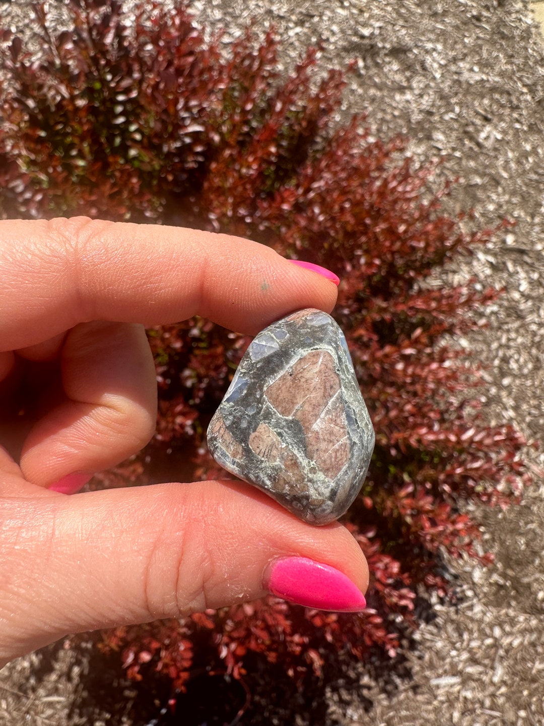 Que Sera Stone (0.75" - 1.25") Tumbled Que Sera Stone - Que Sera ...