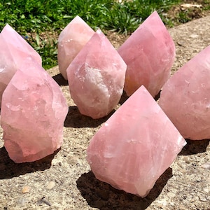 Raw Rose Quartz Crystal Point - Rose Quartz Standing Point - Top ...