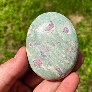 Ruby in Fuchsite Stone - Palm Stones - Ruby Fuchsite Crystal Palmstone ...