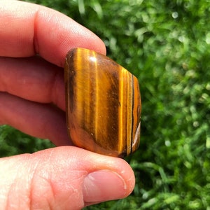 Tigers Eye Tumbled Stone - Multiple Sizes Available - Tumbled Tiger Eye ...