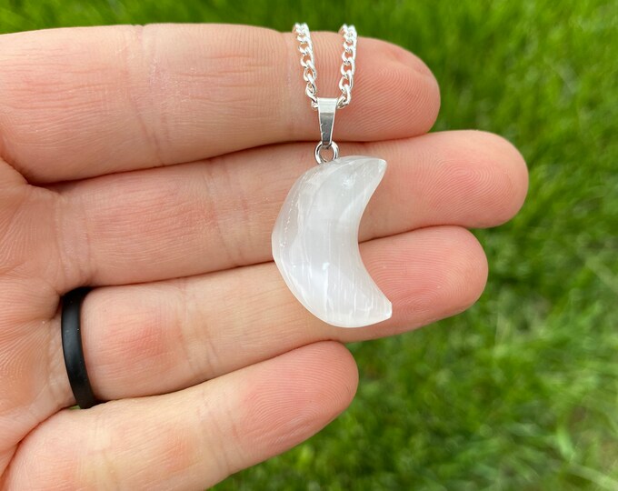 Selenite Crescent Moon Stone 2 & 4 Selenite - Etsy