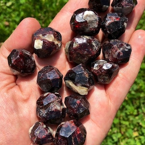 Raw Garnet Chunks (A Grade) - Red Garnet Stone - Raw Garnet Loose Stone ...