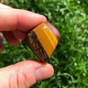 Tigers Eye Tumbled Stone - Multiple Sizes Available - Tumbled Tiger Eye ...