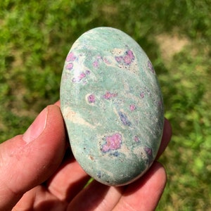 Ruby in Fuchsite Stone - Palm Stones - Ruby Fuchsite Crystal Palmstone ...