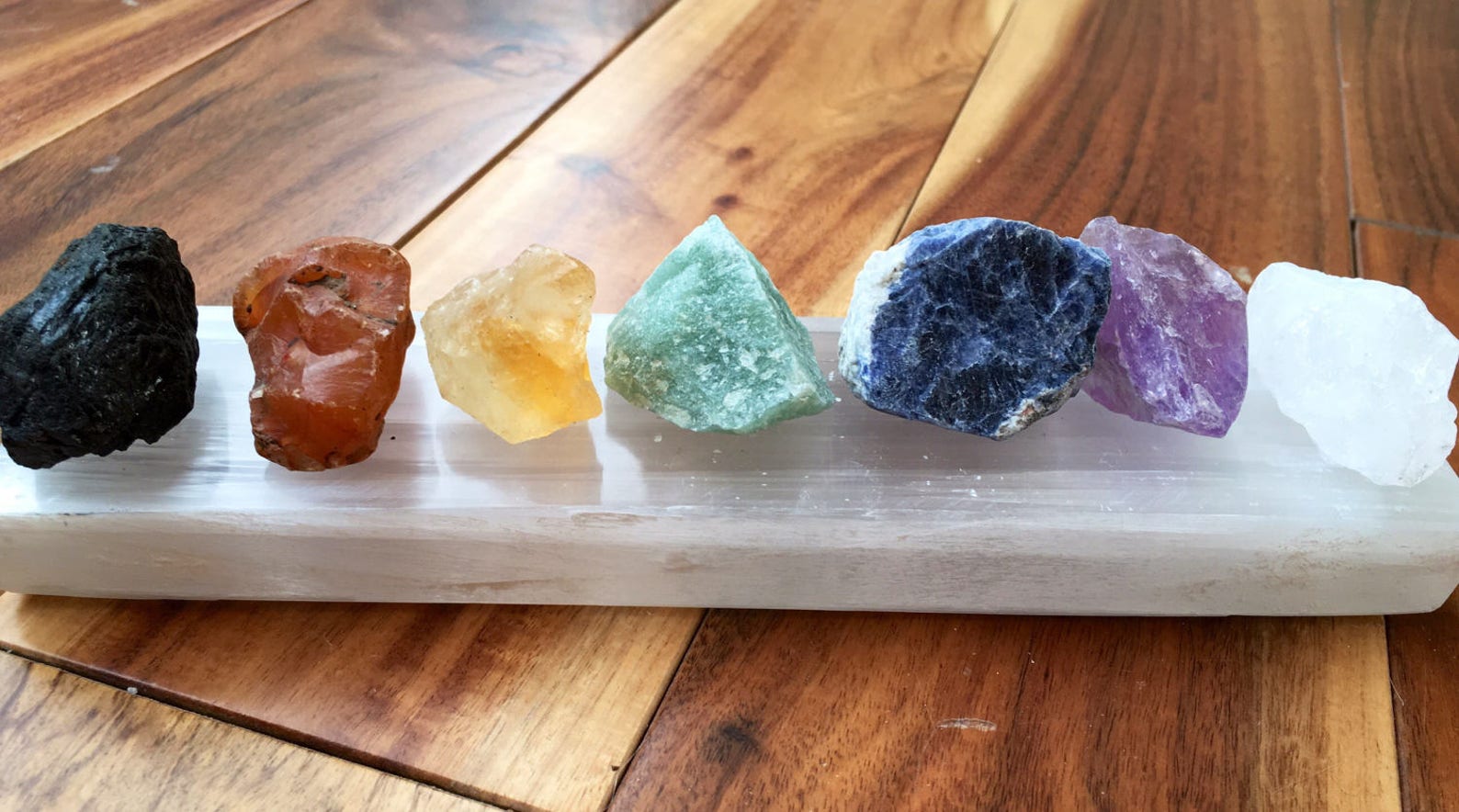 Raw Crystal 7 Chakra Set With Selenite Plate Chakra Set - Etsy