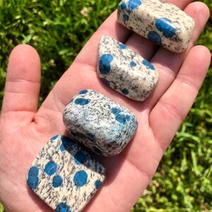K2 Stone Tumbled - Azurite in Quartz - Tumbled K2 Blue Stone - Multiple ...