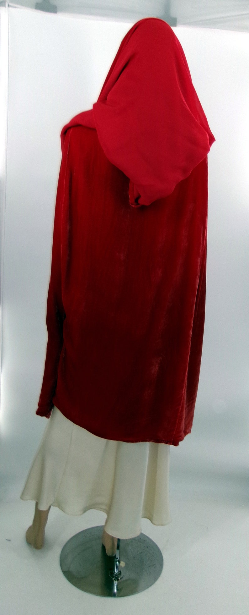 1920's Art Deco Cherry Silk Velvet Cloak With Floral Embellishment at ...