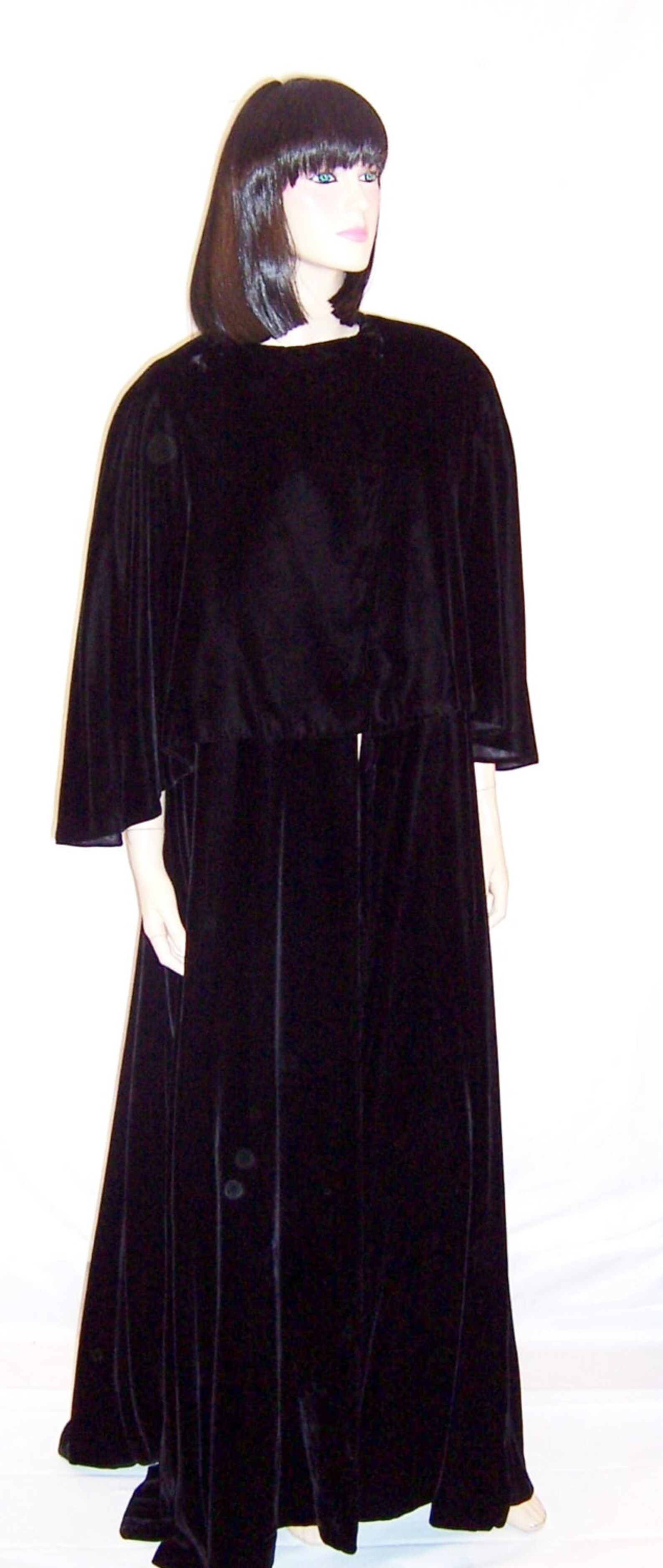 Victor Costa Black Velvet Floor Length Evening Cloak With Attached ...