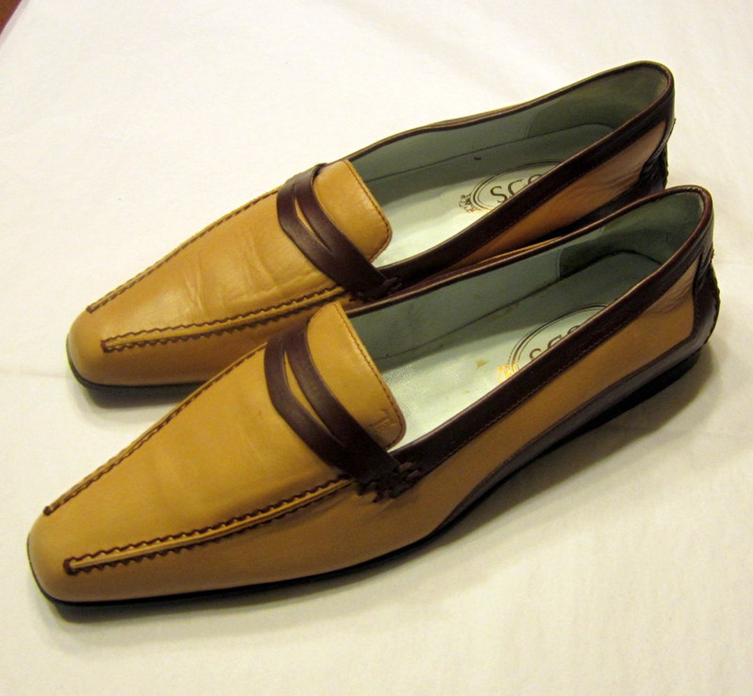 The Essential Women's Flat, Hand and Bespoke Made by Tod's, in Brown ...