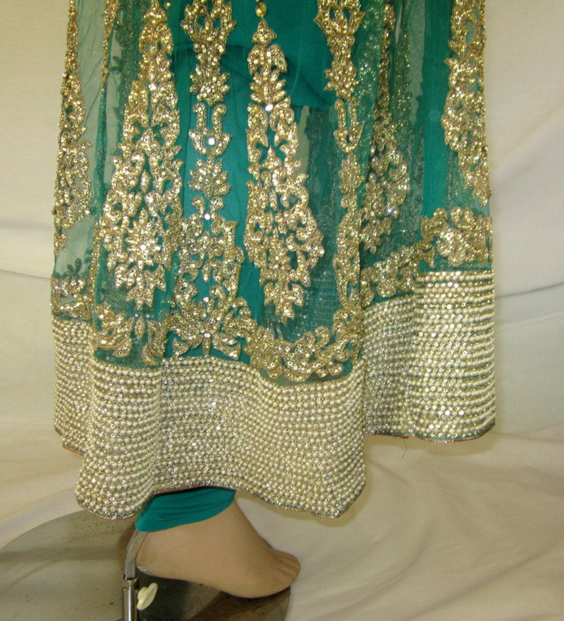 Women's Ethnic-indian-three Piece Ensemble in Ombre Colors With Gold ...