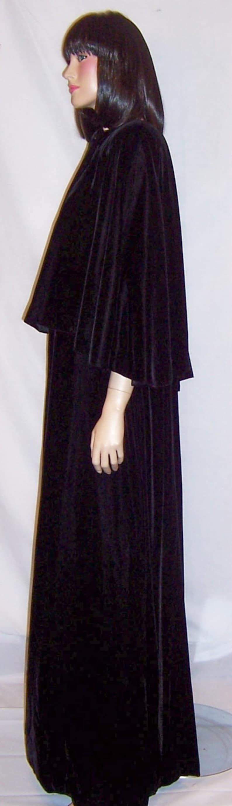 Victor Costa Black Velvet Floor Length Evening Cloak With Attached ...