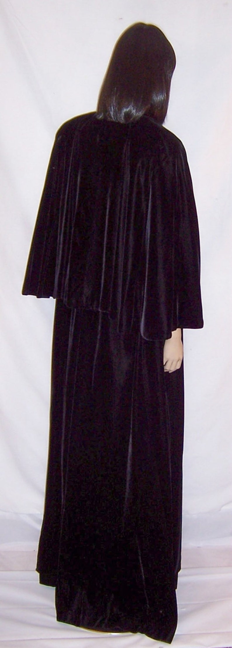 Victor Costa Black Velvet Floor Length Evening Cloak With Attached ...