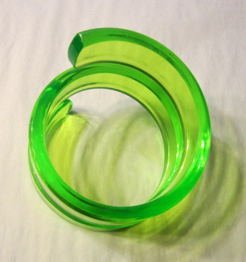 1970's Vintage Neon Green Lucite Double-coil Bracelet - Etsy