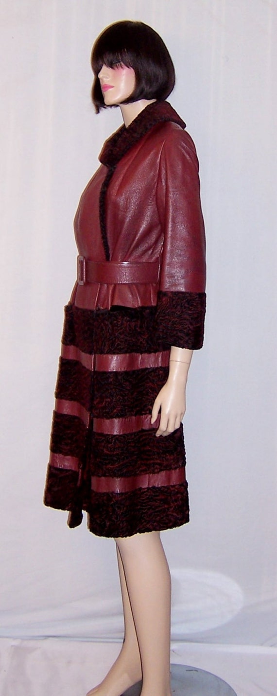Chic Sienna-Colored Leather Coat Trimmed in Broadtail - Gem