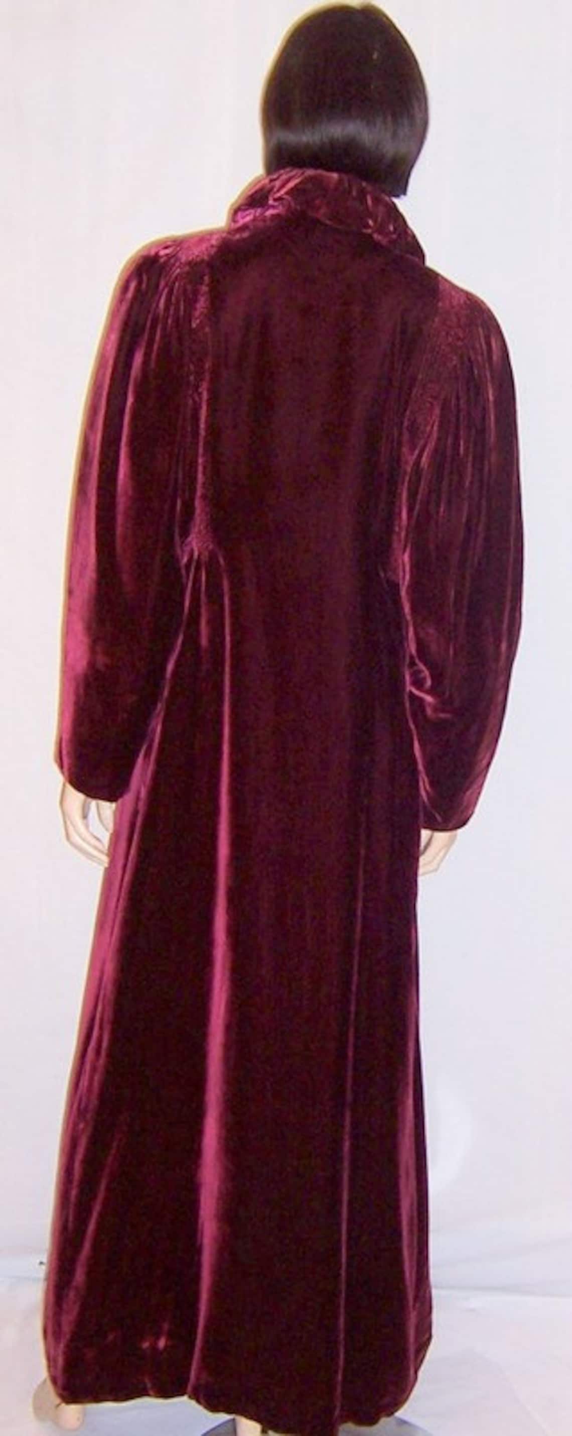 Art Deco Plum Silk Velvet Evening Coat by "miller & Rhoads Richmond, Va ...