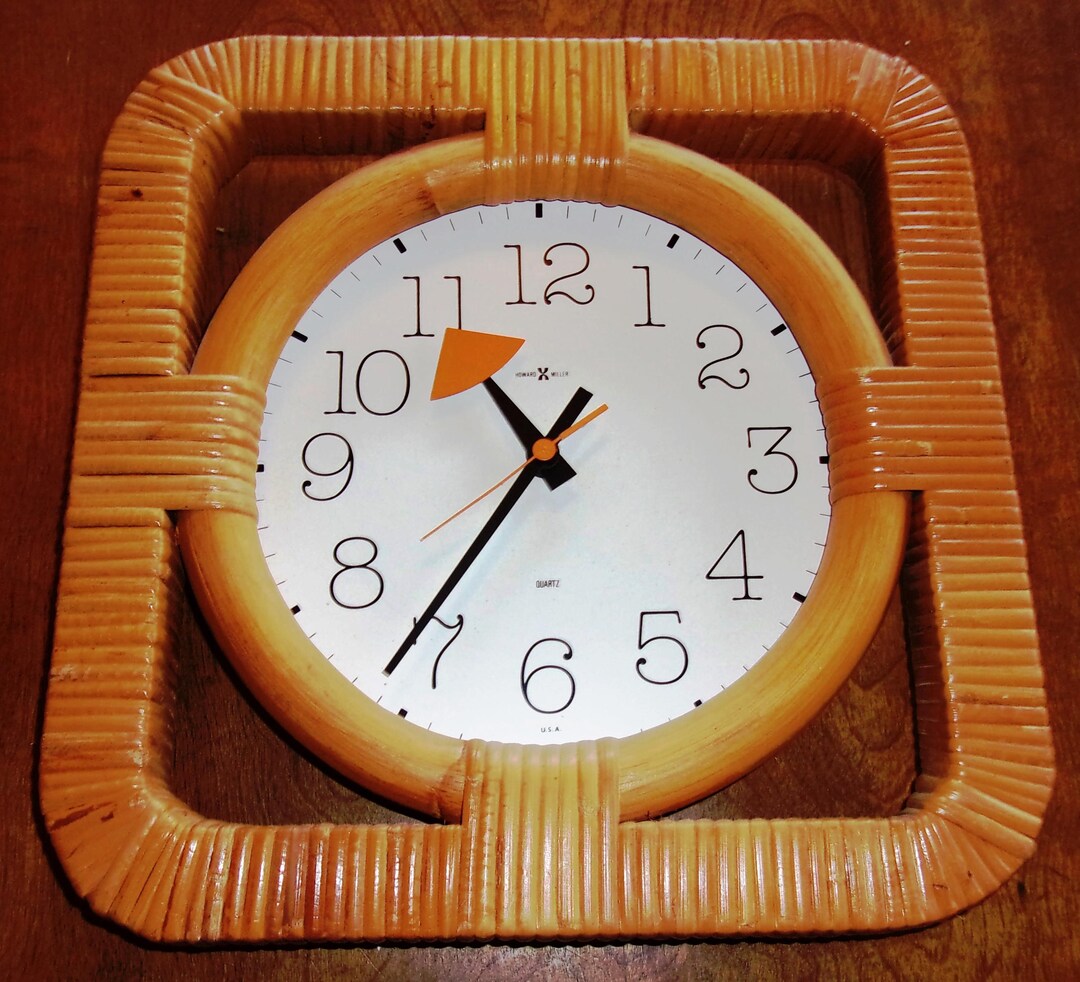Vintage Howard Miller Rattan Wall Clock - Etsy