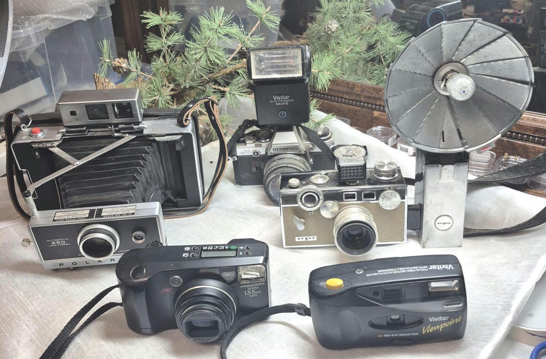 Vintage Camera Lot, Lot of 5 Unique Vintage Cameras. Collectible ...