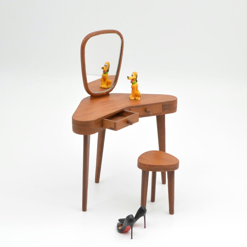 Vintage Corner Vanity Table - Etsy UK