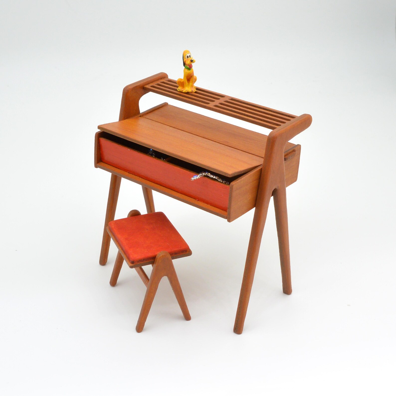 1950's Dutch Dressing Table / Vanity Desk - Dollhouse Miniature Kit 1: ...