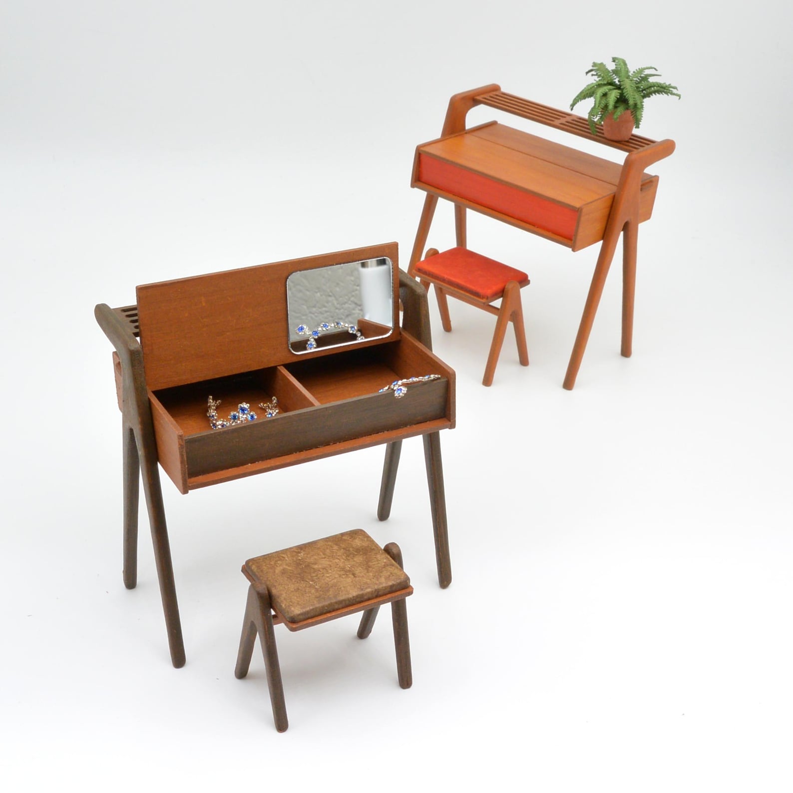 1950's Dutch Dressing Table / Vanity Desk - Dollhouse Miniature Kit 1: ...