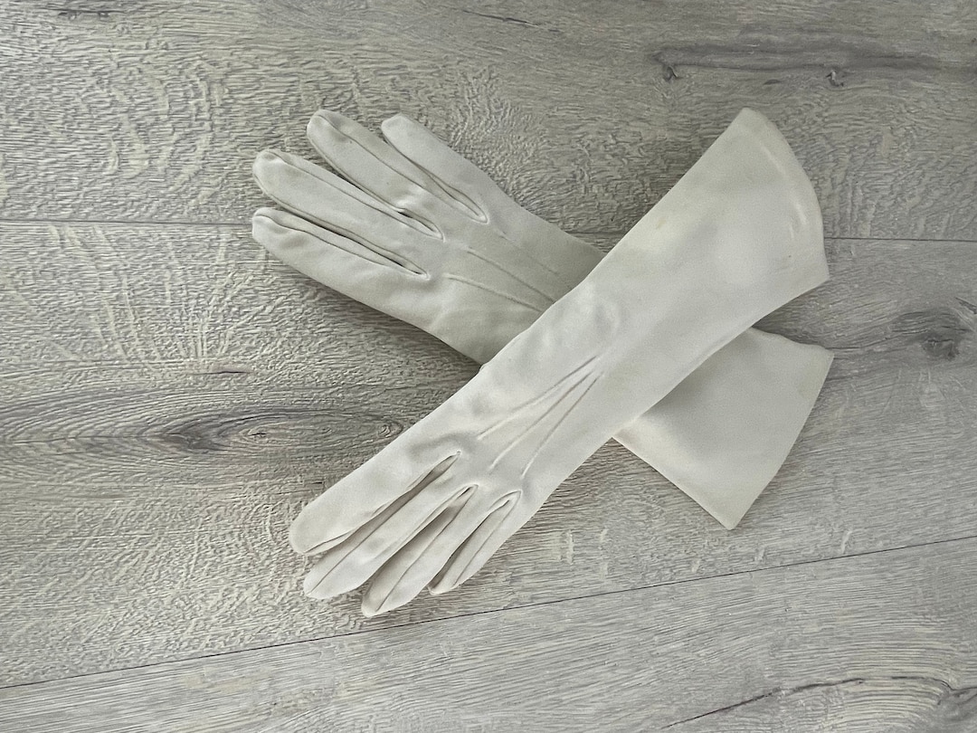 Classic Cream Beige Formal Gloves for Women - Bracelet Length Gloves ...
