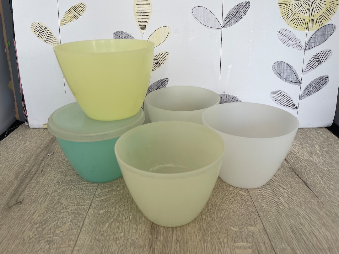 Vintage Tupperware Dessert Bowls – Set of 5, Yellow, Blue & White, One ...