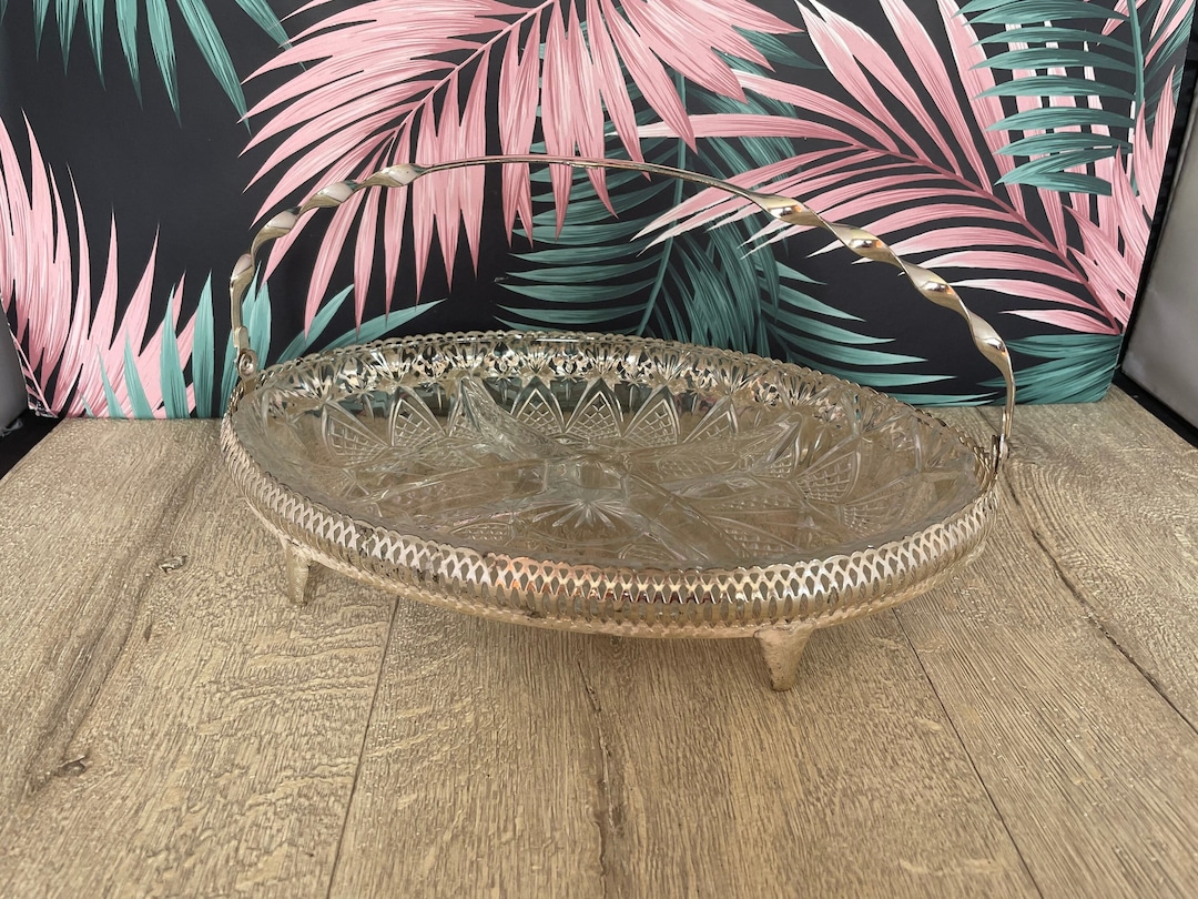 Queen Anne Style Glass Divided Snack Tray in Silver Cradle for Serving ...