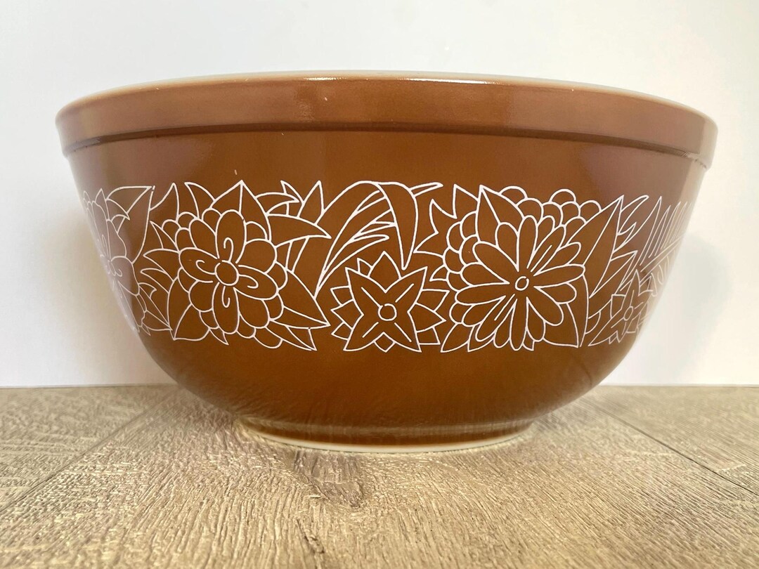 Corning Pyrex Woodland Mixing Bowl in Chocolate Brown 403 Size - Retro ...