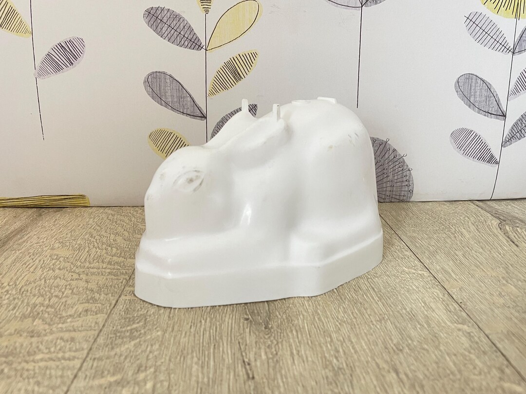 White Plastic Bunny Rabbit Jelly Mould Idea for Retro Kitchen Display ...