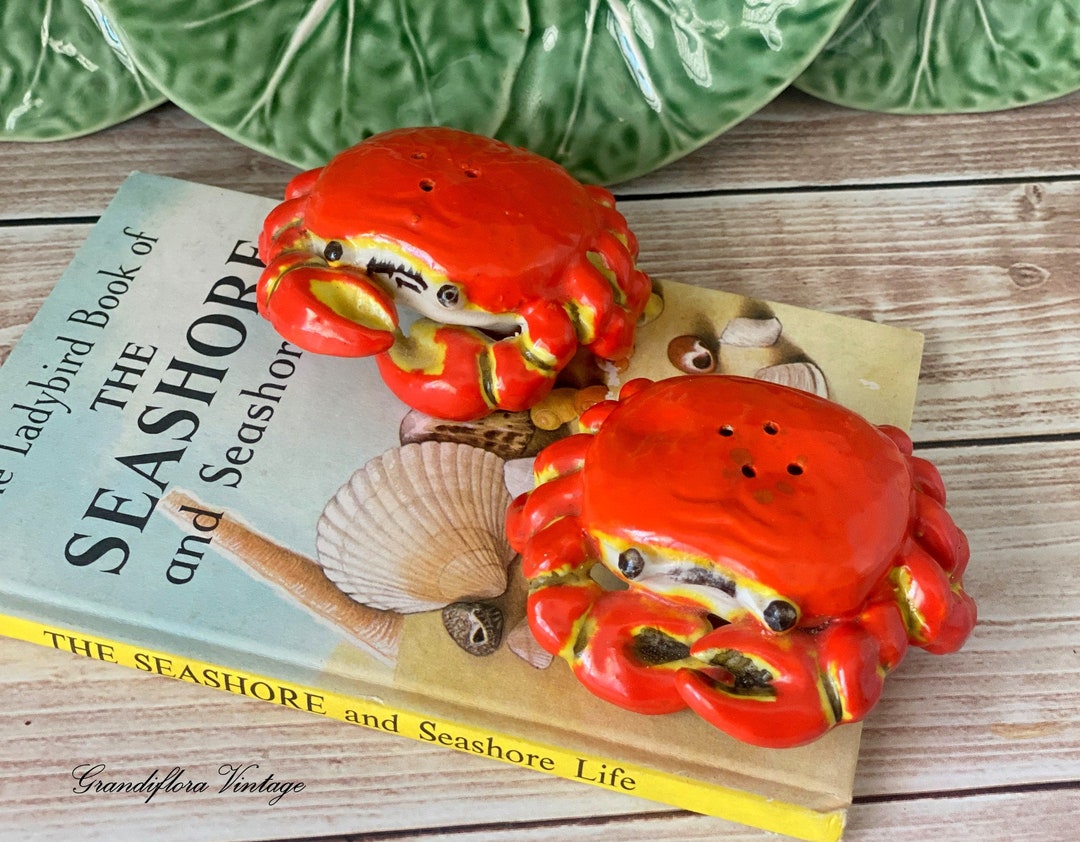 A Cute Vintage Pair of Crabs Salt & Pepper Shakers, Majolica, Coastal ...