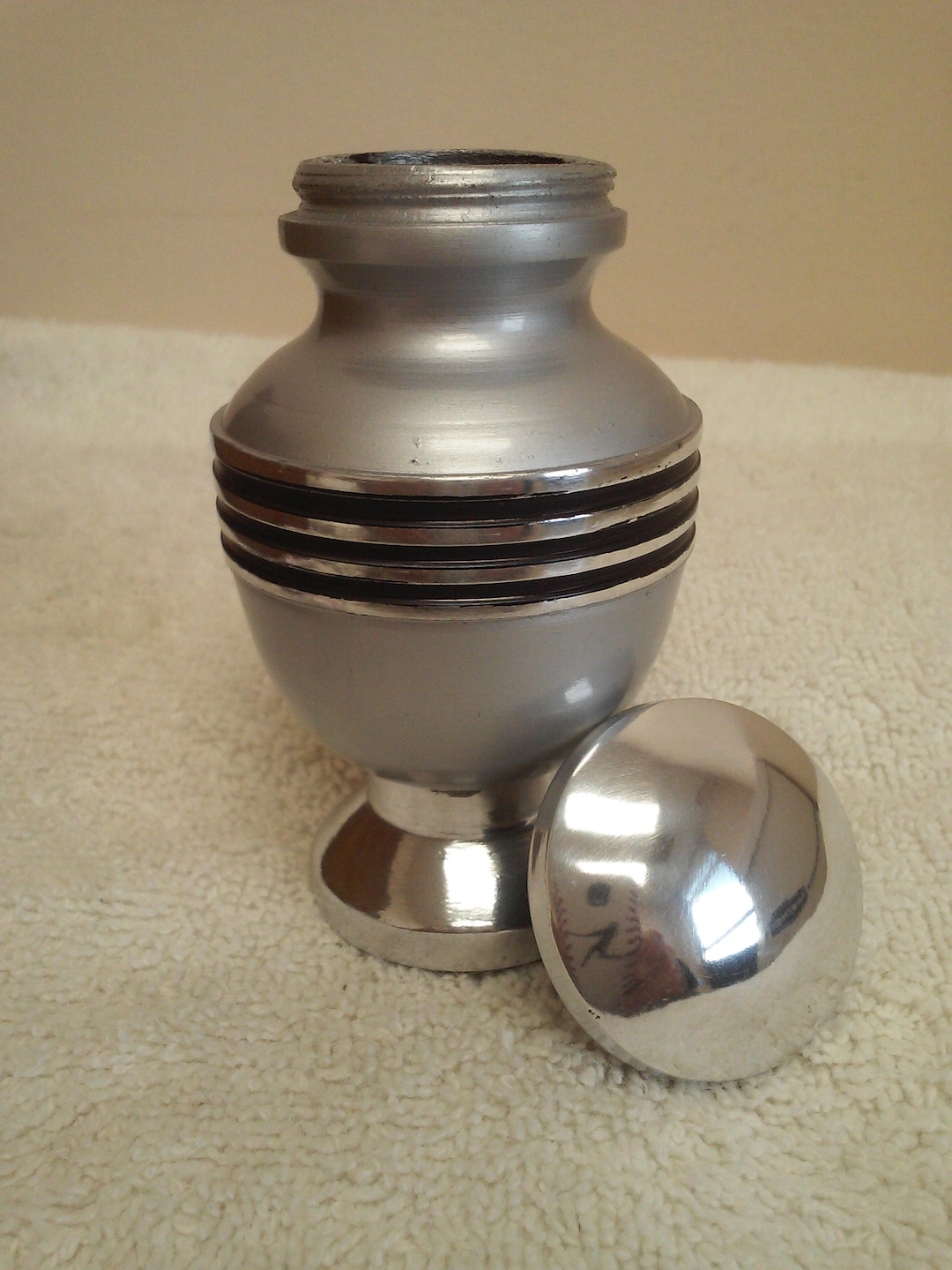 Small Keepsake Vase Cremation Urn - Etsy