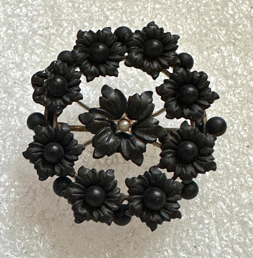 Victorian Black Jet Mourning Pin Flower Circle - Etsy