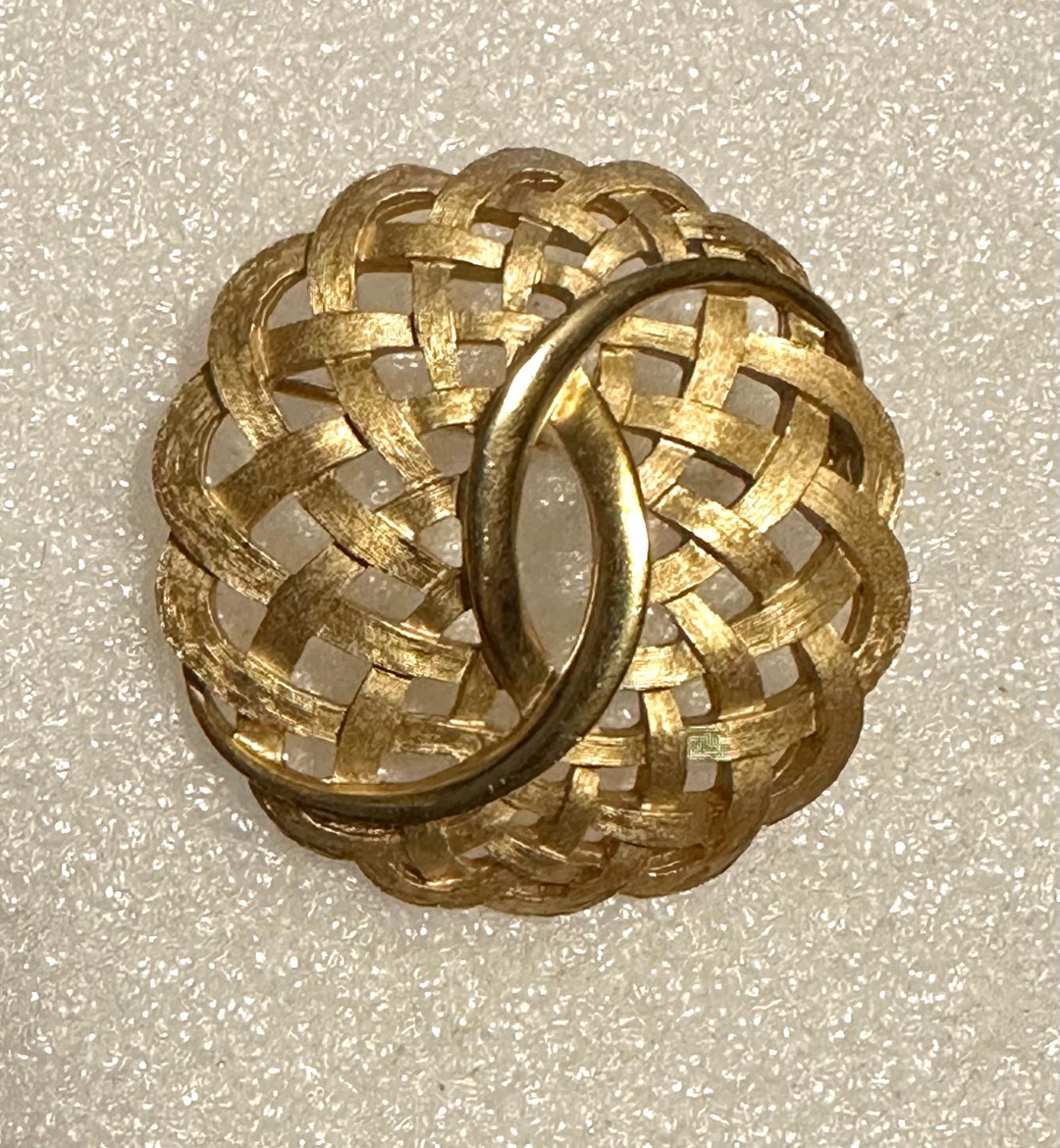 Vintage Trifari Gold Tone Basketweave Circle Pin - Etsy
