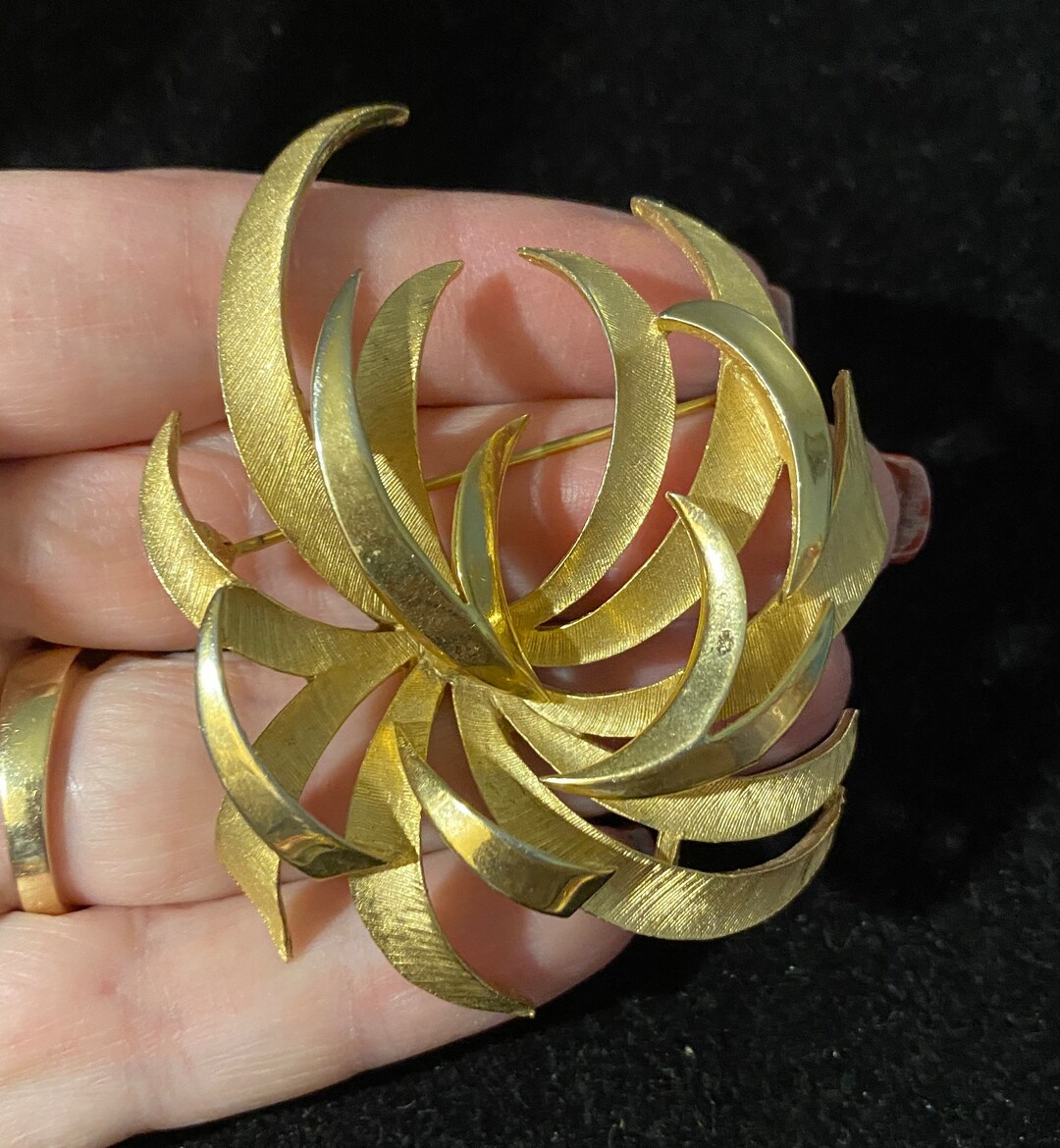 Vintage Trifari Fireworks Gold Tone Pin - Etsy