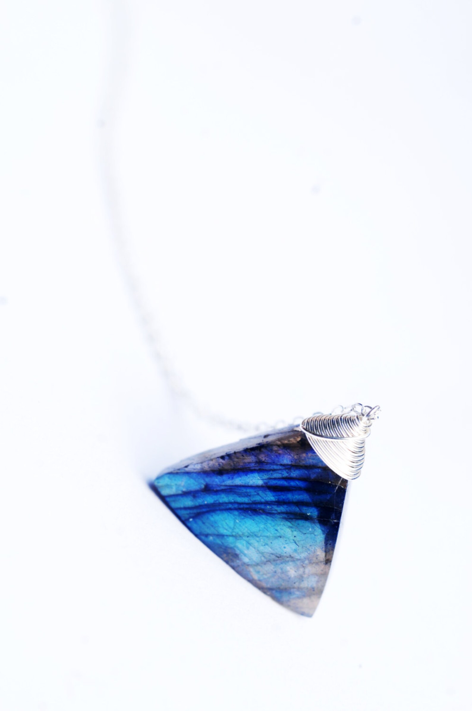 STUNNING Pyramid Shaped Labradorite Necklace // AMAZING & - Etsy