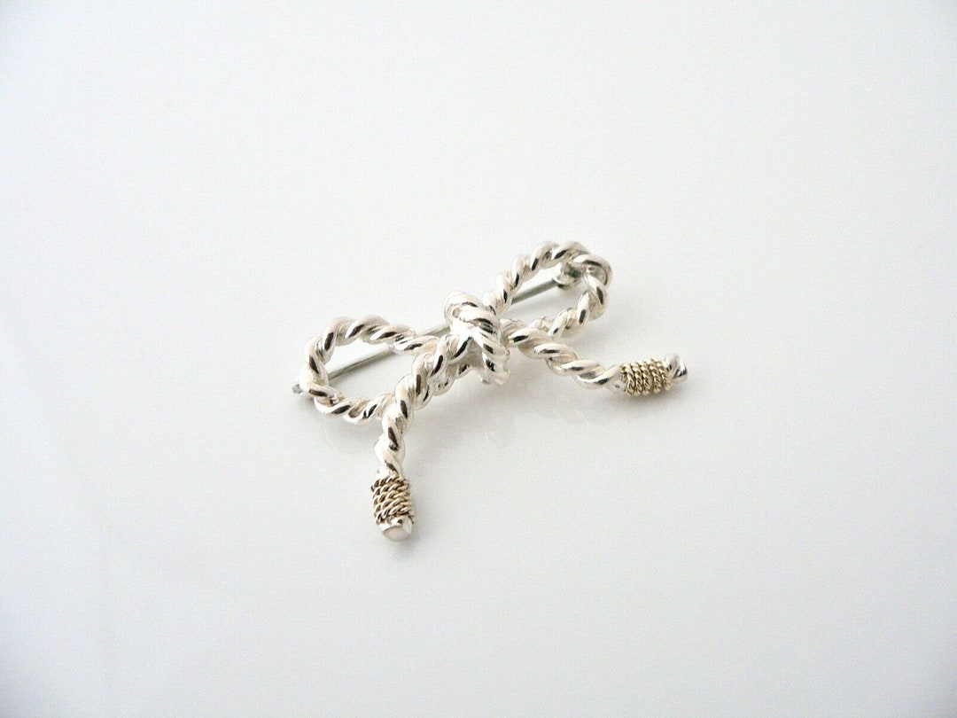 Broche de cinta con textura trenzada de Tiffany & Co., plata de ley y ...