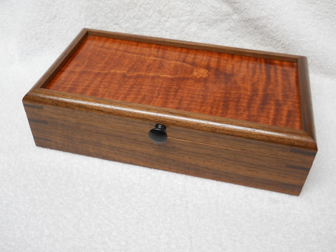 Black Walnut & Curly Maple Box #576 - Etsy
