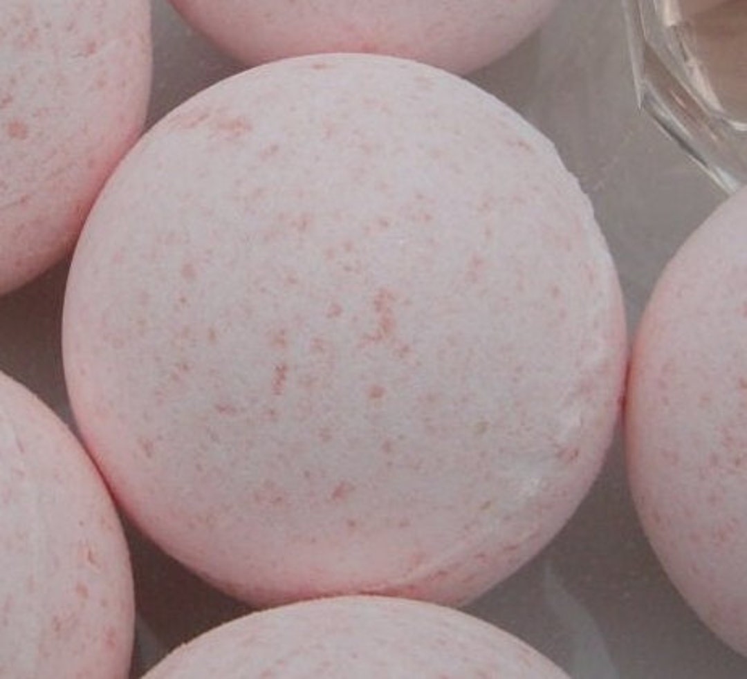 Pink Bath Bomb With Fine Biodegradable Shimmer in Flower Girl Bomb ...